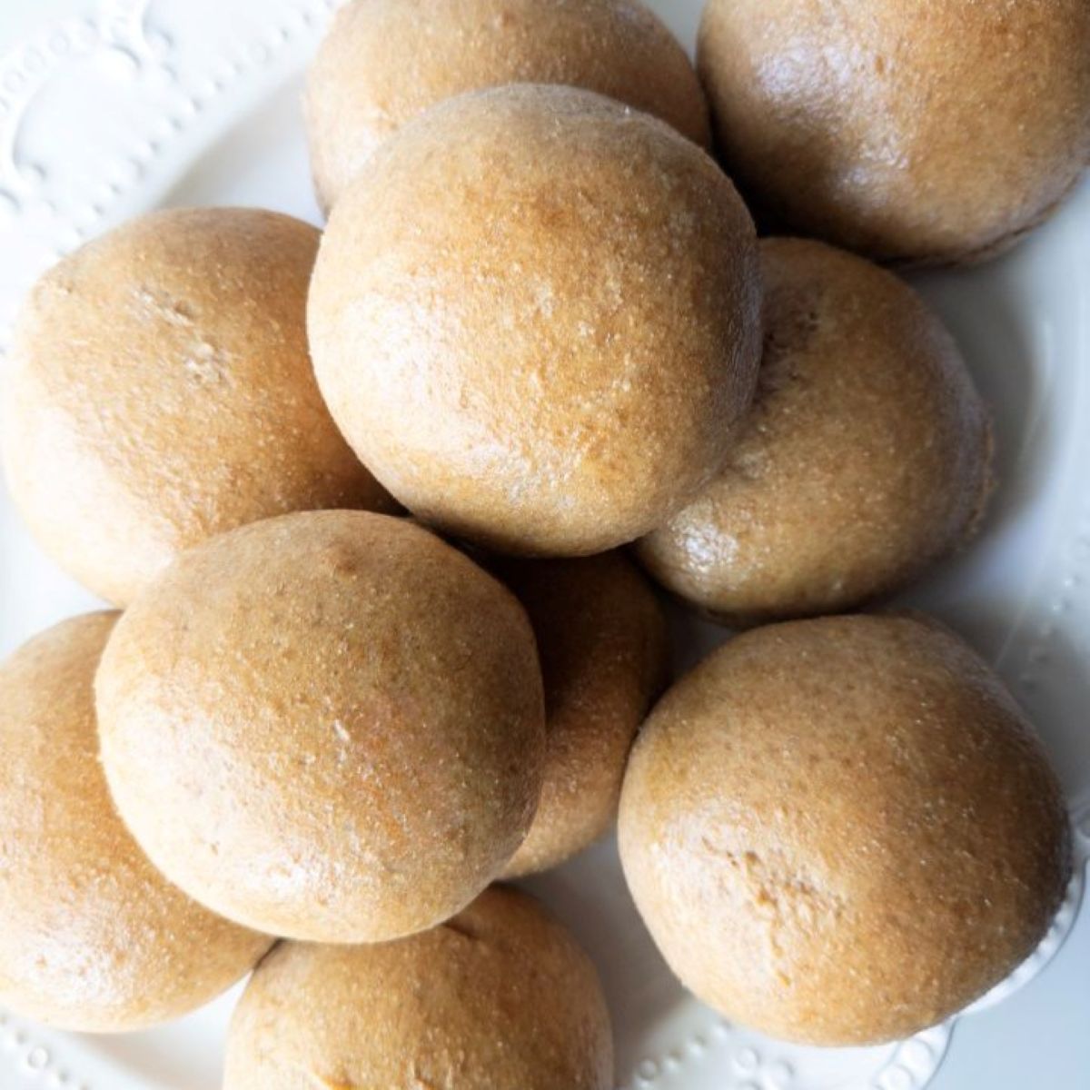 Fresh Milled Flour Hamburger Buns Ready in One Hour - ladyofthehome.com